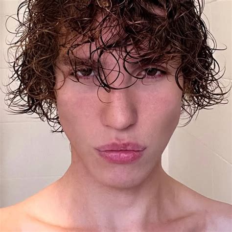 Bogdán Vand Bogdan Vand • Threads Say More