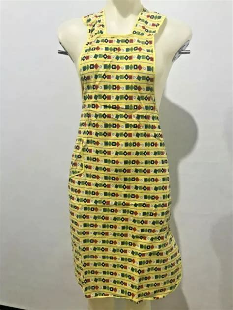 Vintage 1960s Kitchen Apron Retro Mod Gogo Pinup Floral Paisley Yellow