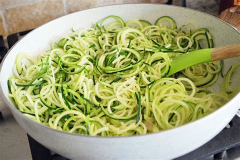 Zucchini Spaghetti With Easy Beef Bolognese Amees Savory Dish