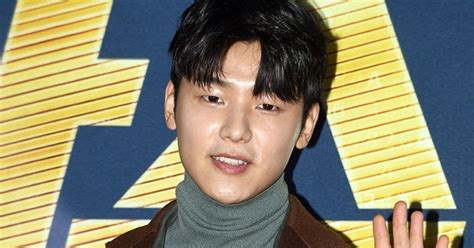 Hei포토 강민혁 평범한듯 잘생겼네~