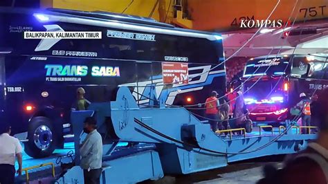Momen 70 Bus Untuk Angkutan Di Hut Ke 79 Ri Tiba Di Dermaga Pelabuhan