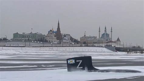 Казанцы обсуждают в соцсетях появление подводной лодки в Казанке 18 11