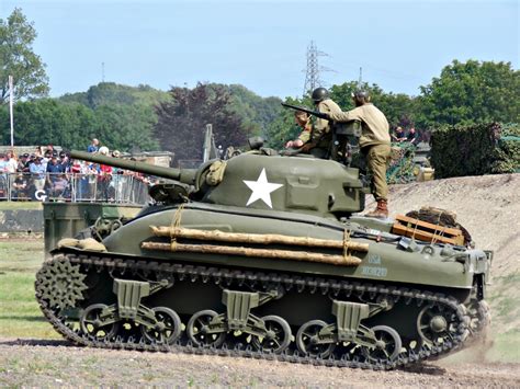 Just Saying Tankfest 2015 A Beauty Pageant For Tanks And