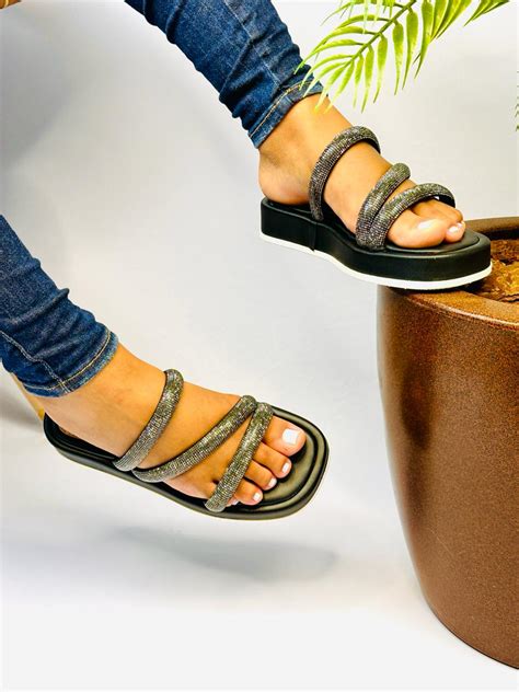 Flat Olivia Preto Cjota Rasteirinhas