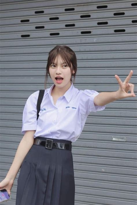 ปักพินในบอร์ด การวาดอากัปกิริยา