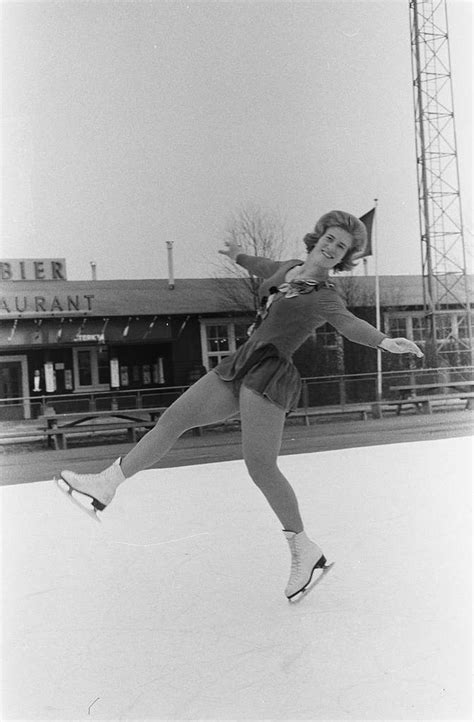 Sjoukje Dijkstra Geeft Demonstratie Op Jaap Edenbaan Te Amsterdam Nr