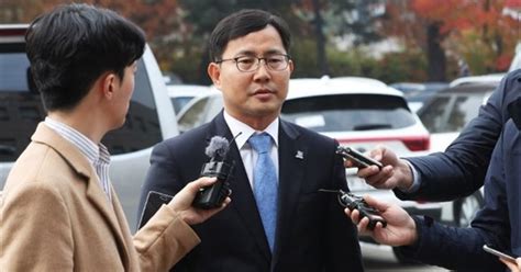 이재명 경기지사 전 대변인 백종덕 경찰간부 2명 고발 예고 경찰 법적 대응