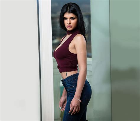 Hot Ecuadorian Women