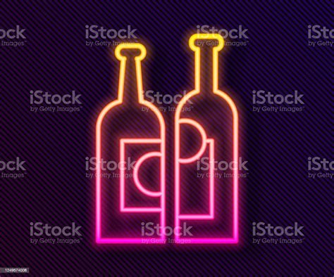 發光霓虹燈線葡萄酒圖標隔離在黑色背景向量插圖向量圖形及更多一個物體圖片 一個物體 乾淨 光 Istock