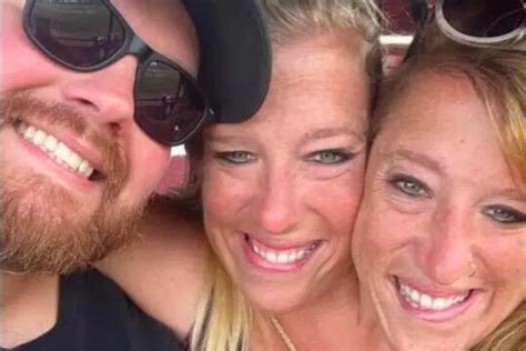 Conjoined Twins Abby And Brittany Hensel Share Intimate Wedding Photos