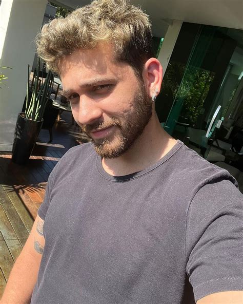 Gustavo Mioto rebate comentários maldosos ao seu corpo Jetss