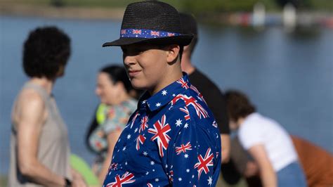 Dan Tehan Pledges To Force Local Councils To Hold Citizenship