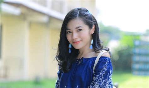 √ Biodata Claudy Putri Agama Keluarga Pacar Fakta Dan Karir Lyceumid