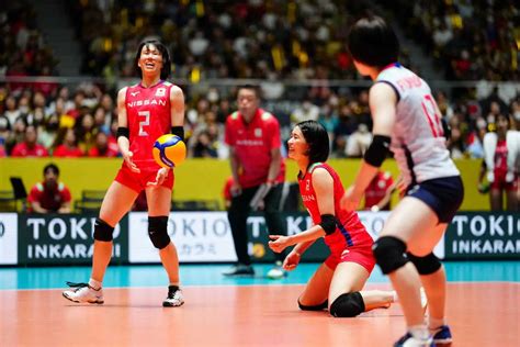 ＜日本・ブラジル＞第3セット、得点を決められうなだれる古賀（右から2人目）（撮影・小海途 良幹） ― スポニチ Sponichi Annex スポーツ