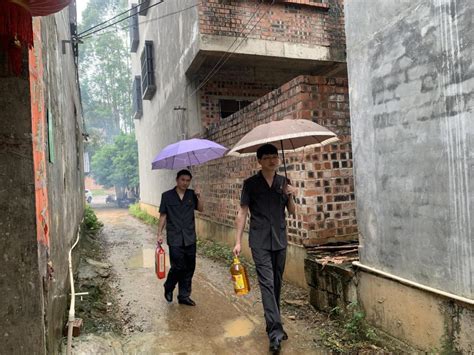九九重阳 情浓久久西乡塘区法院第八党支部下乡走访慰问法庭退休老干部澎湃号·政务澎湃新闻 The Paper