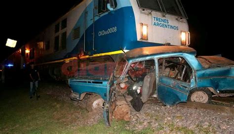 Un Tren Embistió A Un Auto Hay Un Adolescente Muerto Y Dos Heridos