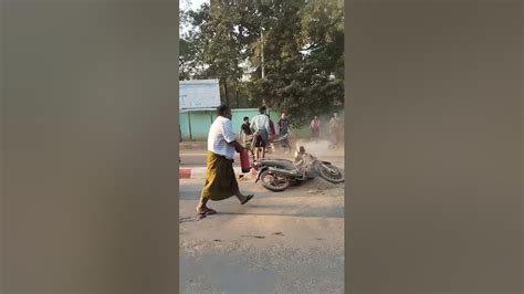 ဆိုင်ကယ်မီးလောင်တာ မီးသတ်သမားကြီးကယ်ပေလို့ပေါ့ Youtube