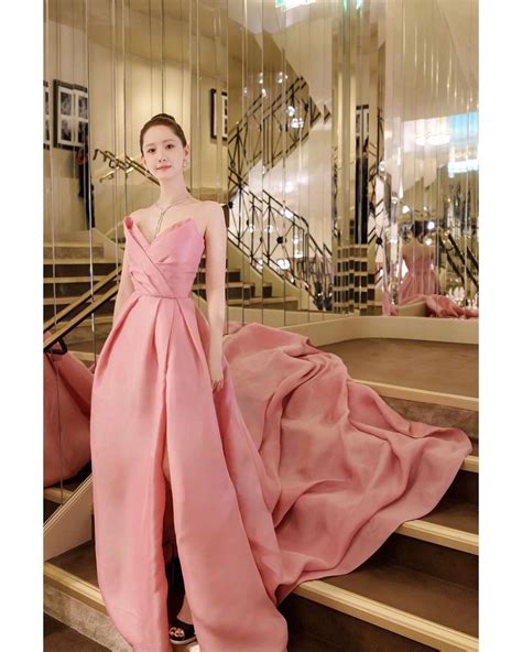 【多圖】少女時代潤娥坎城影展造型太美！甜美粉紅禮服vs高雅白長裙：k代表女神霸氣降臨～ Ksd 韓星網 明星