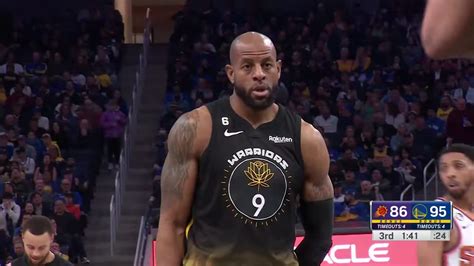 Explain Andre Iguodala Turns Back The Clock With 180 Reverse Dunk