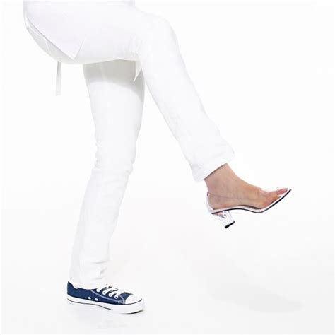 Stephanie Courtneys Feet