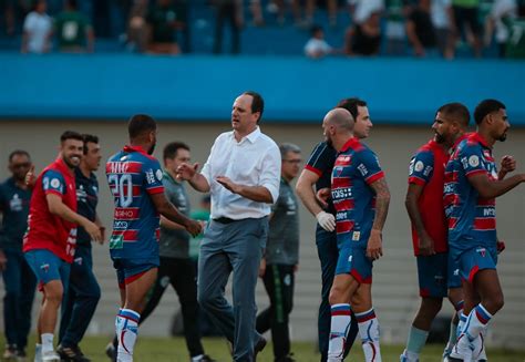 Fortaleza anuncia renovação de Rogério Ceni até o fim de 2020 Metrópoles