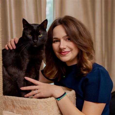 Te Ai Intrebat Vreodata… Cum Te Vede Pisica Ta 😺 Raspunsul S Ar Putea