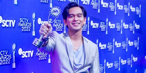 Dapat Penghargaan Aktor Pendamping Paling Ngetop Di SCTV Awards 2022