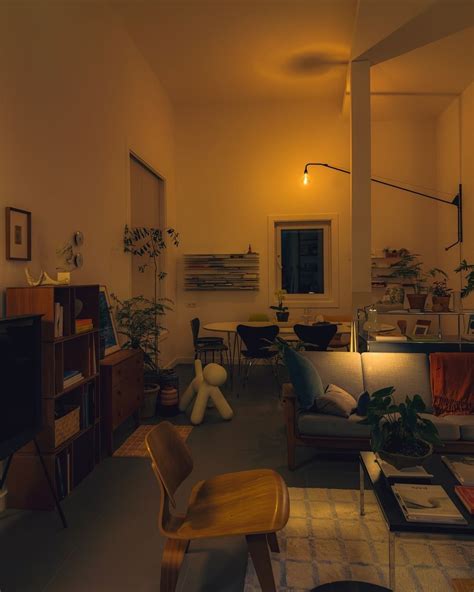 콜라맨프로젝트 On Instagram 밤에는 조명으로 분위기를 내보아요😊 앞은잘안보여요🥰 거실 집꾸미기 오늘의집