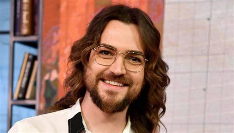 Valerio Scanu Sposa Luigi Calcara Il Significato Della Data Delle Nozze