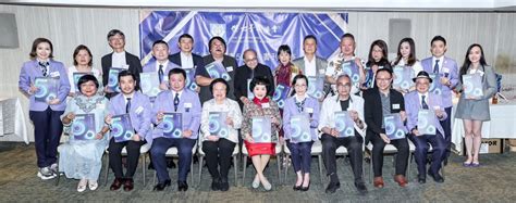 杰出青年协会「香港杰青50年」书刊发布 盼青年传承服务大众、关怀社会精神 星岛日报
