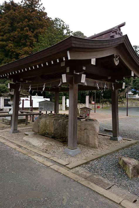 物部神社 手水舎物部神社島根県大田市 八百万の神