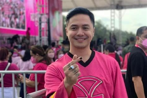 Sam Concepcion Goes House To House In Pampanga For Leni Kiko Abs Cbn