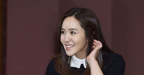 [사진]박지윤 아나운서 단아한 미소로 인사