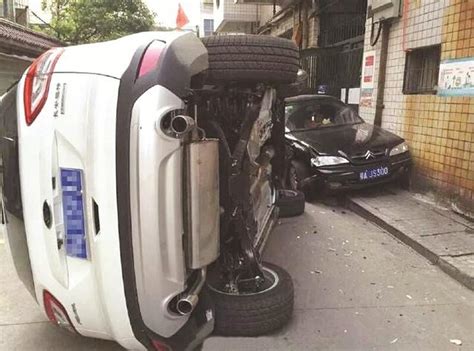 Suv车主错把油门当刹车 将路边轿车撞出8米武汉新闻中心长江网cjncn