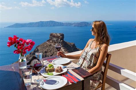 Eating A Healthy Diet - While Traveling {Helpful Tips}