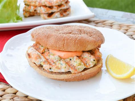 5 Ingredient Grilled Salmon Burgers With Sriracha Mayonnaise Recipe