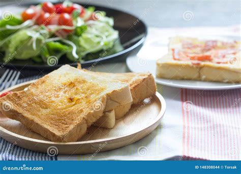 Pequeno Almo O Foto De Stock Imagem De Fresco Tomate 148308044