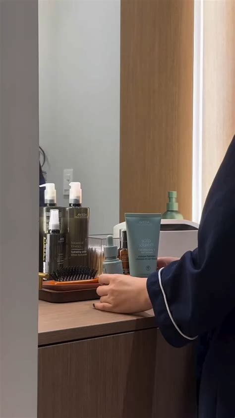 아베다 코리아 Aveda Korea Market ⠀ 모발만큼이나 두피 케어도 열심히 하기 위한 두피 수분and영양 케어 루틴 ⠀ 스칼프 솔루션 하이드레이팅 마스크 And 오버