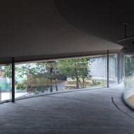 SUO Creates Winding Yashima Mountaintop Park Walkway In Japan