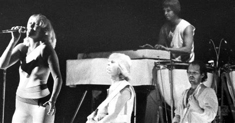 Lasse Wellander Longtime Abba Guitarist Dies At 70 The Seattle Times
