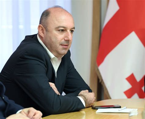 შინაგან შინაგან საქმეთა მინისტრი გელა გელაძე პირველ მოადგილე როლანდ მესხთან ერთად პოლიციის