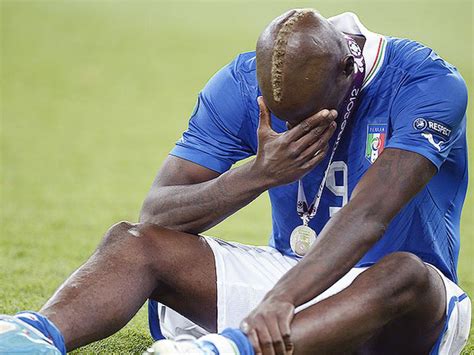Liverpool Mario Balotelli Es Multado Por Post Racista En Instagram