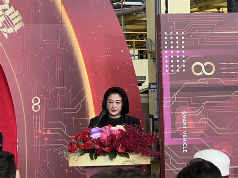 裕隆70週年 嚴陳莉蓮率兒女喜迎國產首輛輕油電車下線 Ettoday財經雲 Ettoday新聞雲