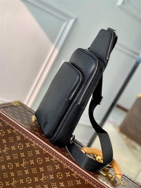Lv M30859 Louis Vuitton Avenue Sling Bag Black
