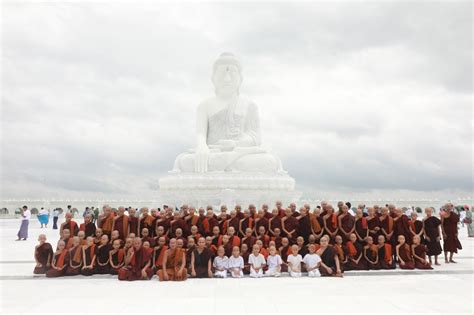 မာရဝိဇယ ဗုဒ္ဓရုပ်ပွားတော်မြတ်ကြီးအား အနယ်နယ်အရပ်ရပ်မှ ရဟန်း၊ ရှင်လူဘုရားဖူး ပြည်သူများ လာရောက