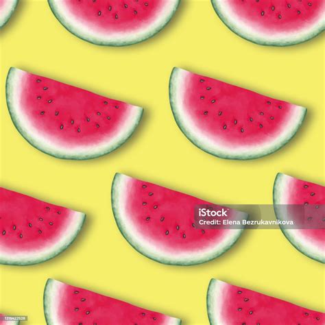 노란색 배경에 수박 반원 슬라이스와 손으로 그린 매끄러운 패턴 배열 된 수박 조각은 그림자를 캐스팅 0명에 대한 스톡 벡터 아트 및 기타 이미지 Istock