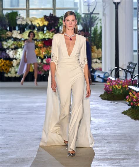 帕莫拉·罗兰 Pamella Roland 2023春夏高级成衣秀 New York Spring 2023 天天时装 口袋里的时尚指南