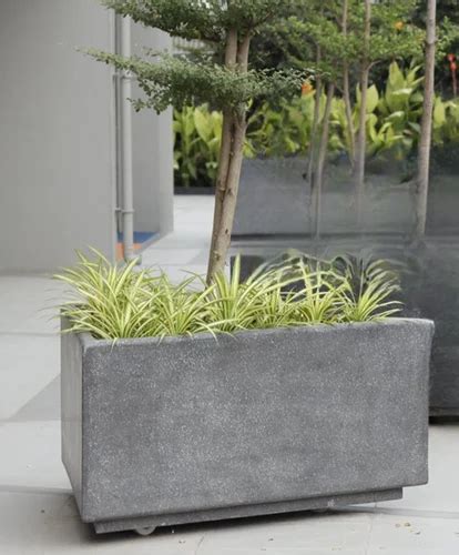 Grey Triangle Cement Garden Planter At ₹ 22000 Piece Planter In Udaipur Id 2855774617912
