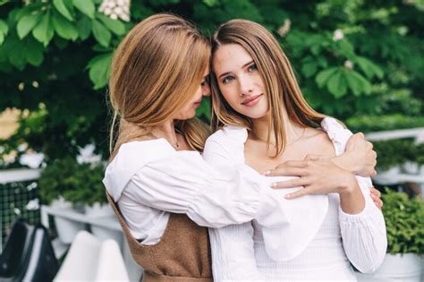 Practical Tips To Build Trust With An Erotic Chat Line Partner