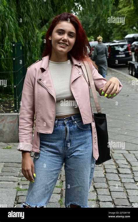 Lidia Santangelo Aka Chiara Am Set Bei Dreharbeiten Zur Reality Daily
